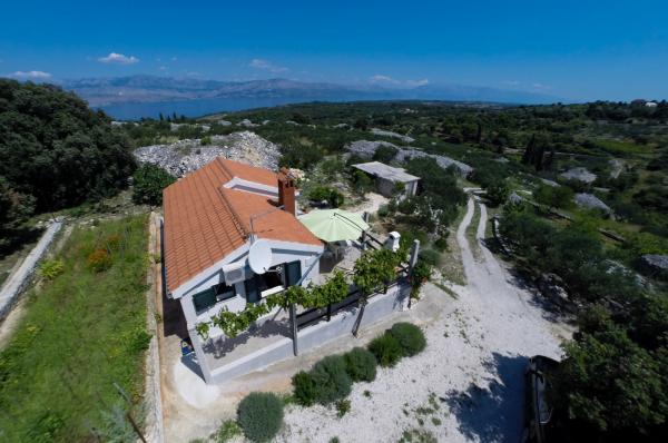 Apartmaji Brač Škrip - Počitniška hiša Maria Škrip | Obmorju.si
