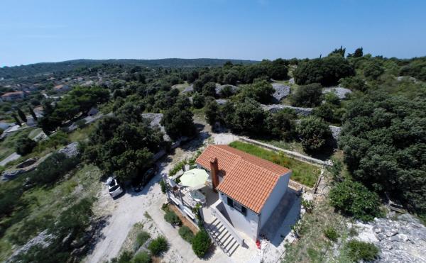 Apartmaji Brač Škrip - Počitniška hiša Maria Škrip | Obmorju.si