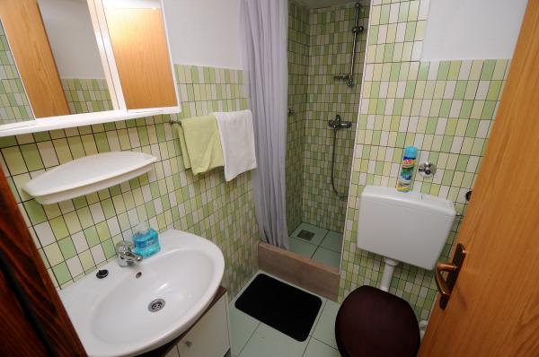 Apartmaji Brač Škrip - Počitniška hiša Maria Škrip | Obmorju.si