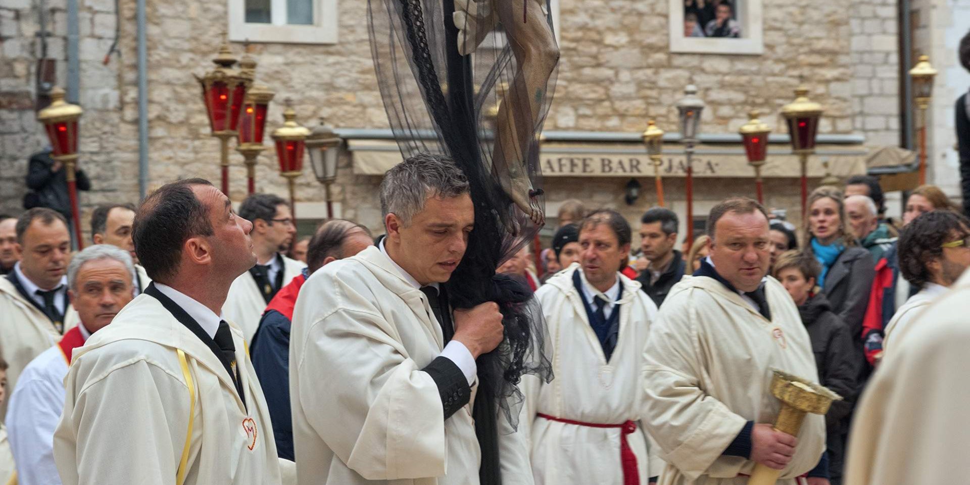 Procesija Jelsa namestitev i apartmaji v okolici | Obmorju.si